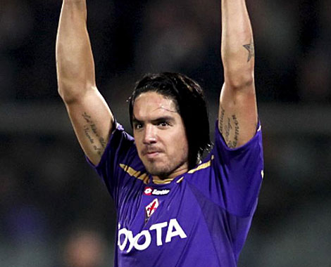 El 'loco' Vargas hace avanzar a la Fiorentina en la Liga de Campeones ...