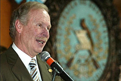 El ex presidente Arzú, elegido alcalde de Guatemala por tercera vez ...