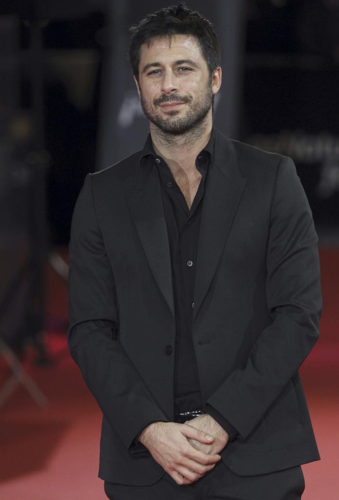 Primera edición de los Premios Feroz - El actor Hugo Silva, a su lleg ...