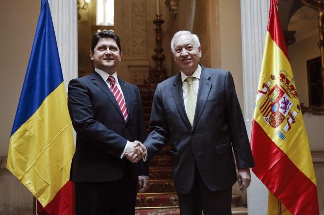 Margallo recurre a la acupuntura para aguantar la dieta con la que ha ...