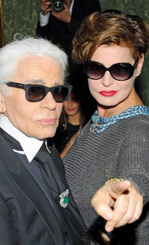 Junto a antonia dell'atte. | Loc | EL MUNDO