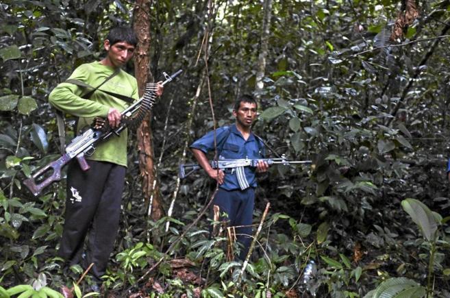Rescatan a 39 peruanos, entre ellos 26 niños, retenidos por Sendero ...