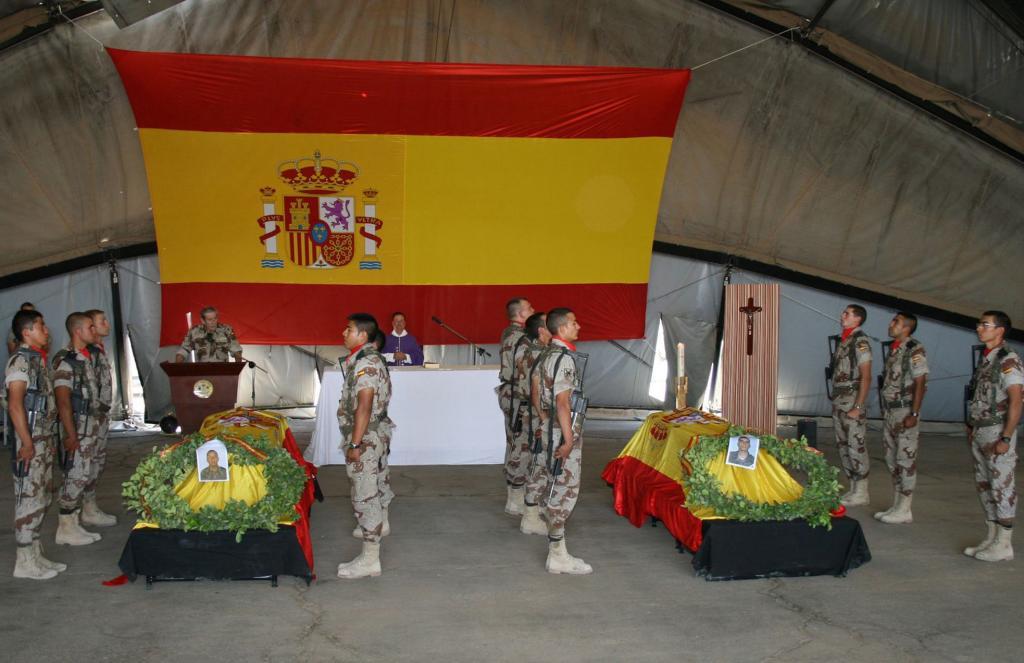 Acto de despedida y honras fúnebres por los... | Espana | EL MUNDO