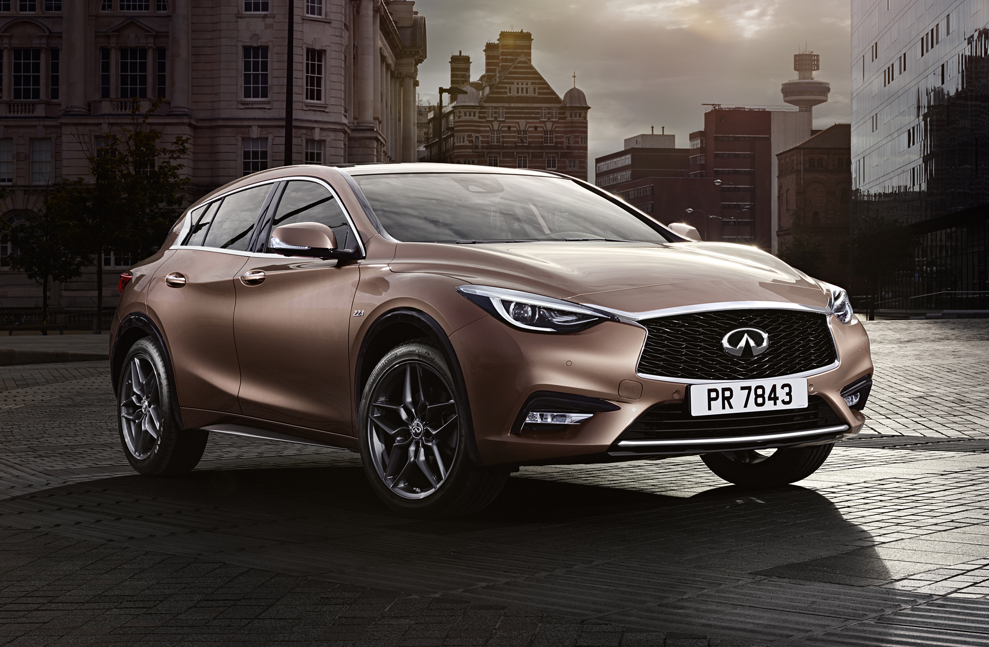 Infiniti lanza el Q30 para impulsar su crecimiento - Por primera vez ...