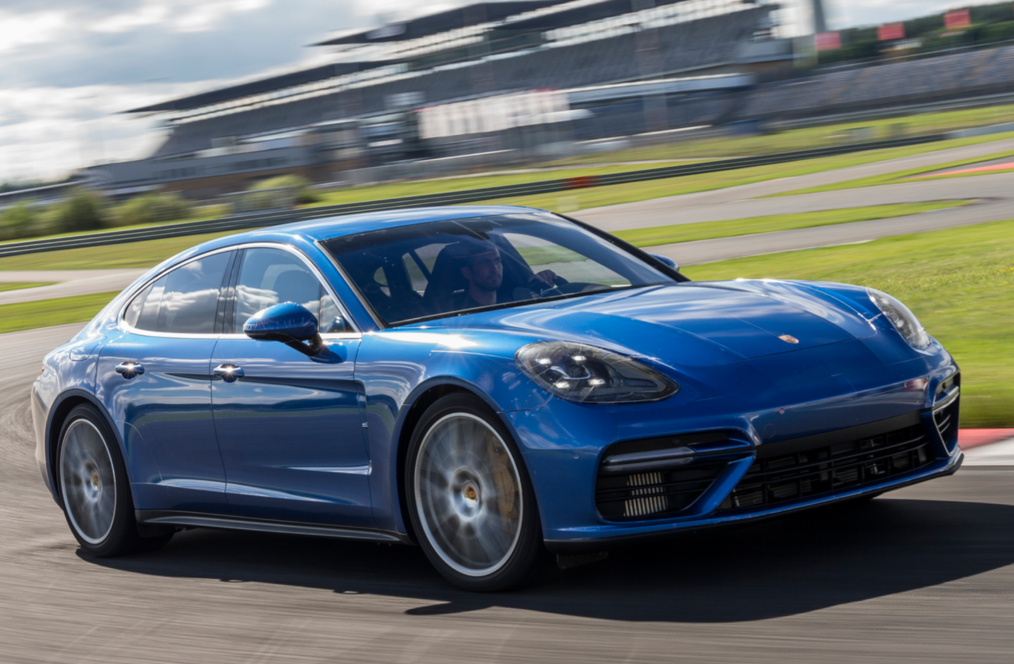 Porsche Panamera, una berlina apta para circuitos - Foto 6 de 13 ...