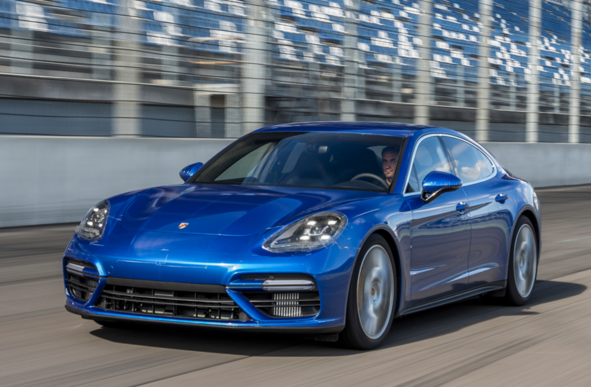 Porsche Panamera, una berlina apta para circuitos - Foto 7 de 13 ...