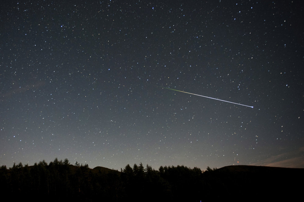 Una estrella fugaz atravesaba el cielo de san... | Ciencia Home | EL MUNDO