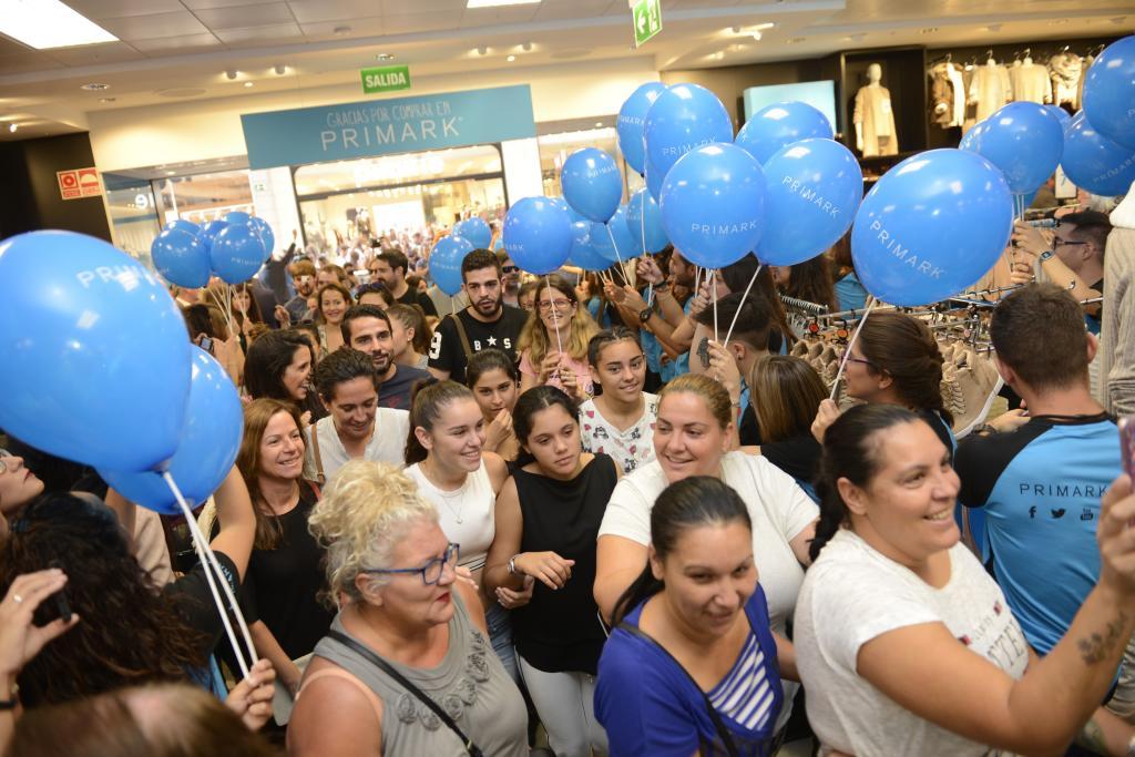 Fans rendidos de Primark Mallorca - El centro comercial Fan Mallorca ...