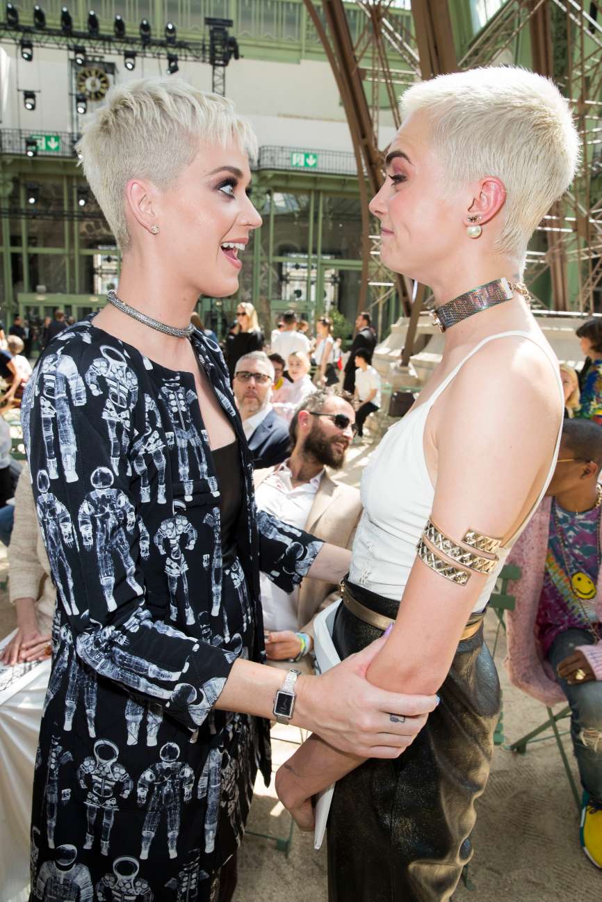 Katty Perry y Cara Delevingne coinciden en el corte de pelo | Loc | EL ...