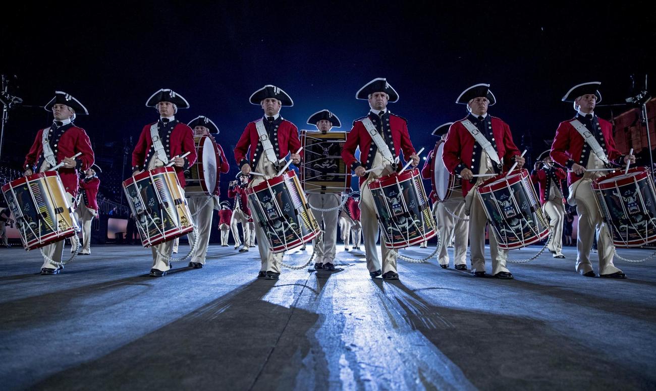 Miembros de la banda de música del ejército estadounidense "Old Guard ...