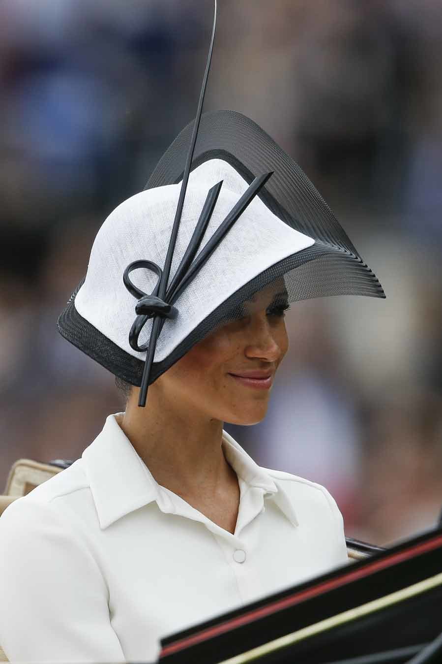Meghan triunfa en su debut en Ascot | Moda