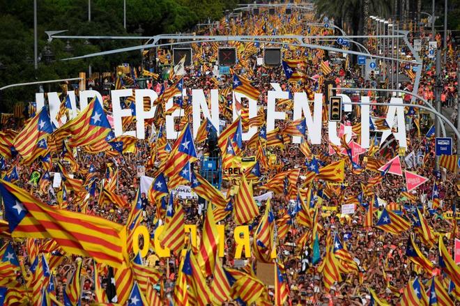El independentismo llena la calle contra el Rey y los jueces | Cataluña