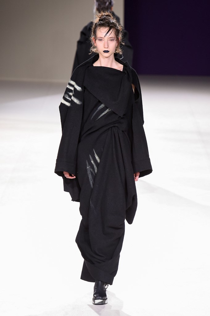 SEMANA DE LA MODA DE PARÍS: Desfile de Yohji Yamamoto· Semana de la ...