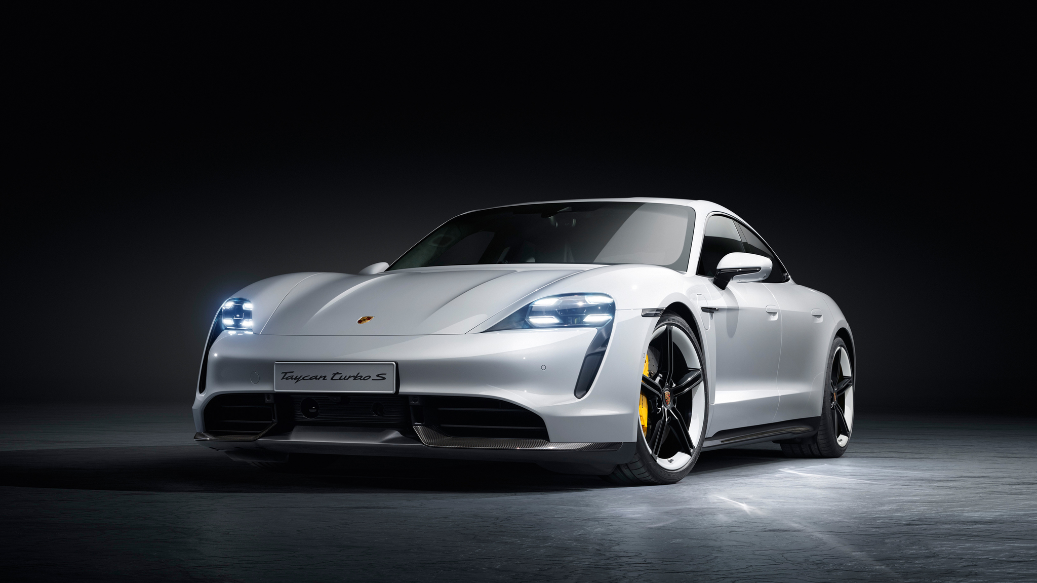 Así es el Taycan, el primer Porsche 100% eléctrico - Las primeras ...