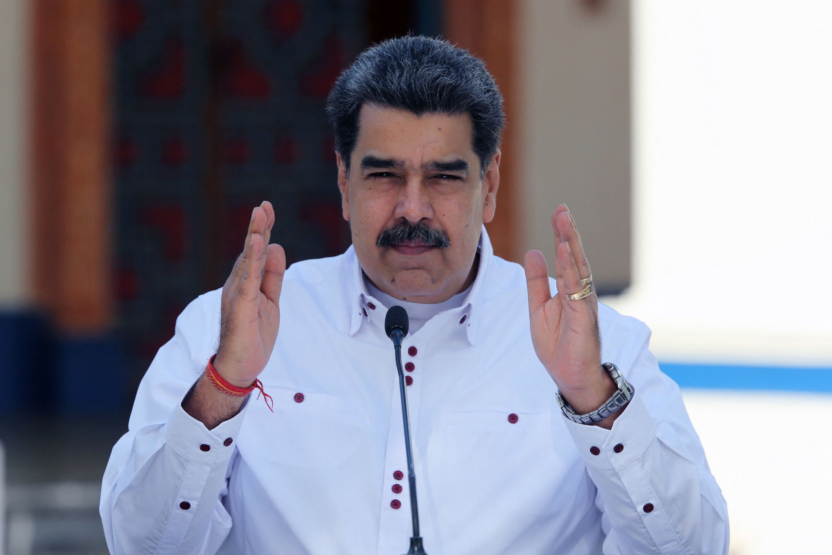 La tibieza de la UE con Maduro que denuncia Duque perpetúa el régimen ...