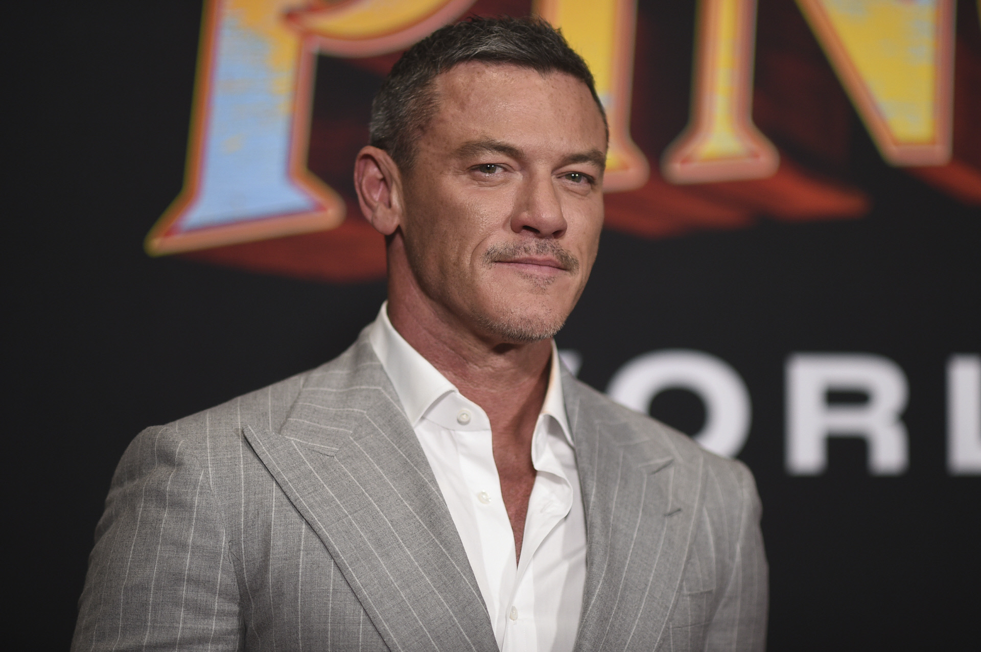 Luke Evans 'no tendría una carrera' si sólo interpretara papeles gay ...