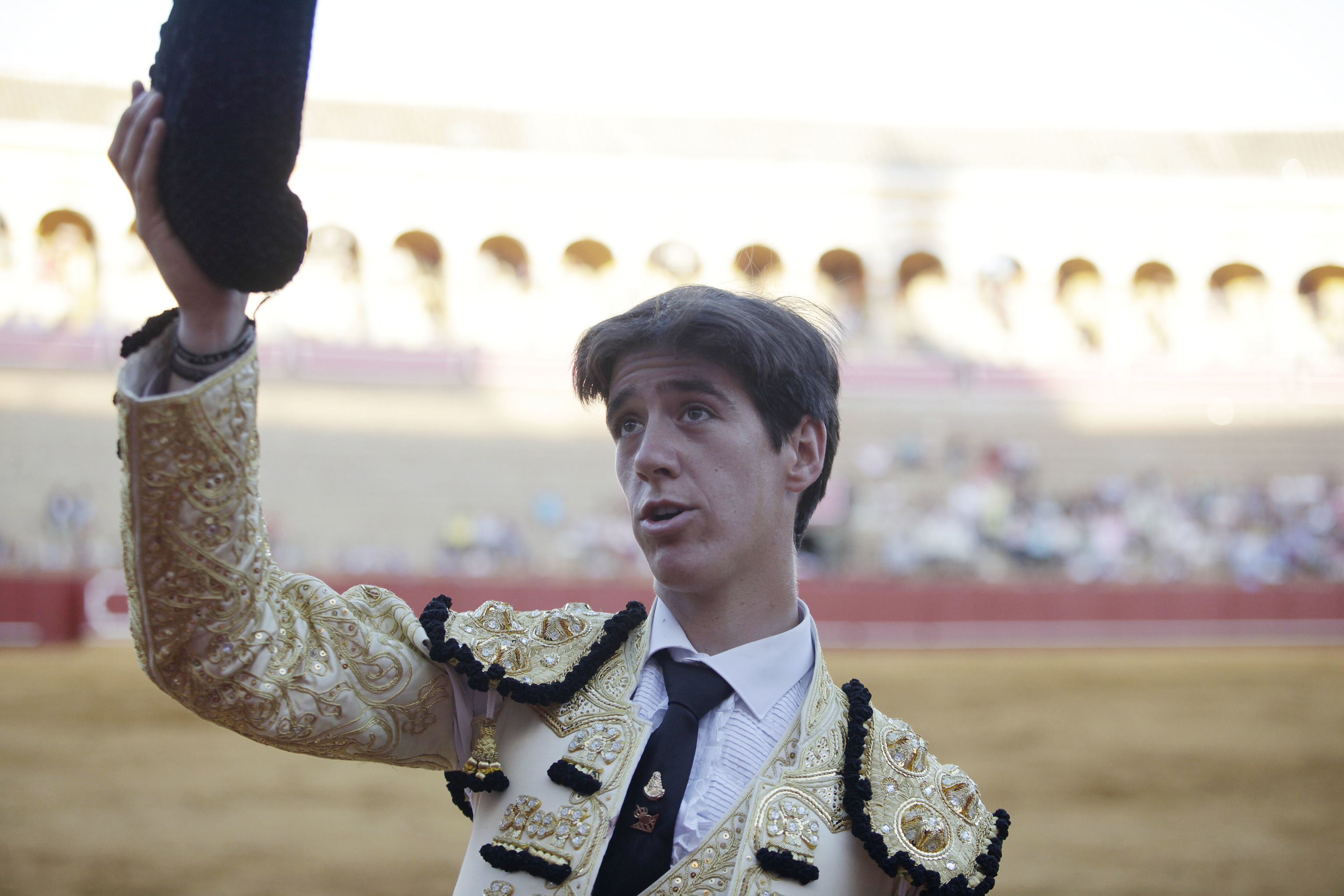 Imputan al torero Esaú Fernández por un delito contra la libertad ...