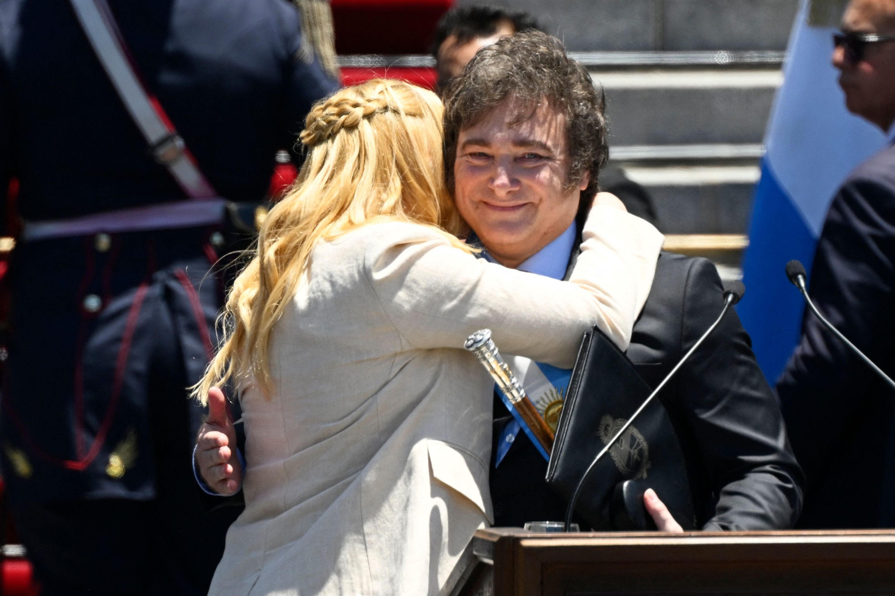 Abrazo fraternal - Foto 6 de 14