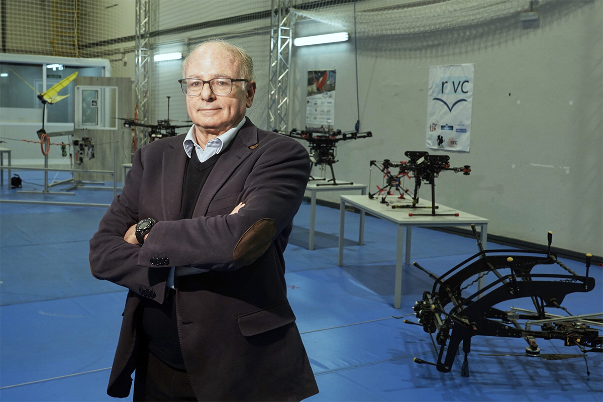 Aníbal Ollero, experto en drones: "La robótica no quita puestos de ...