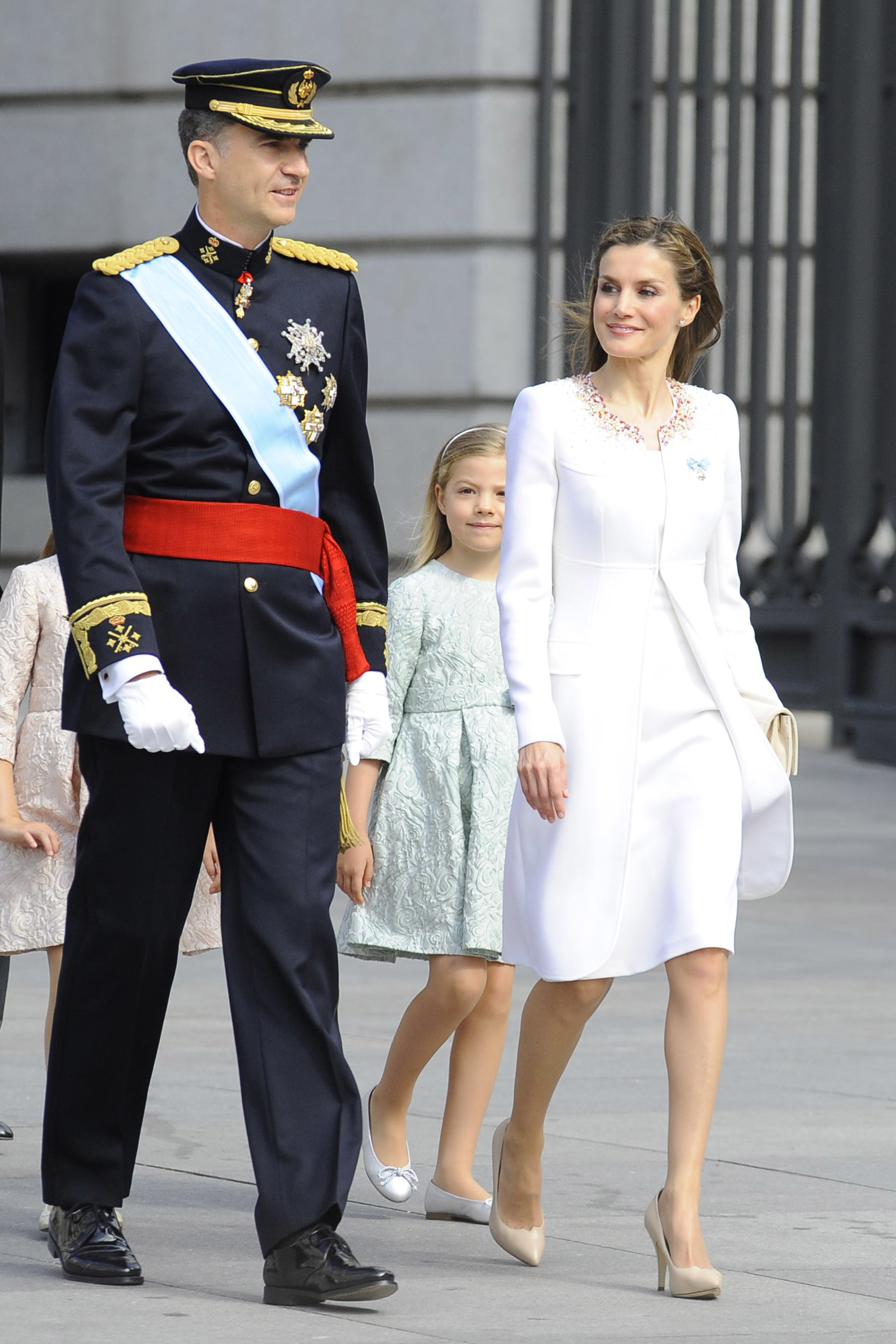 Del vestido sencillo de la Reina Letizia al espectacular Valentino de ...