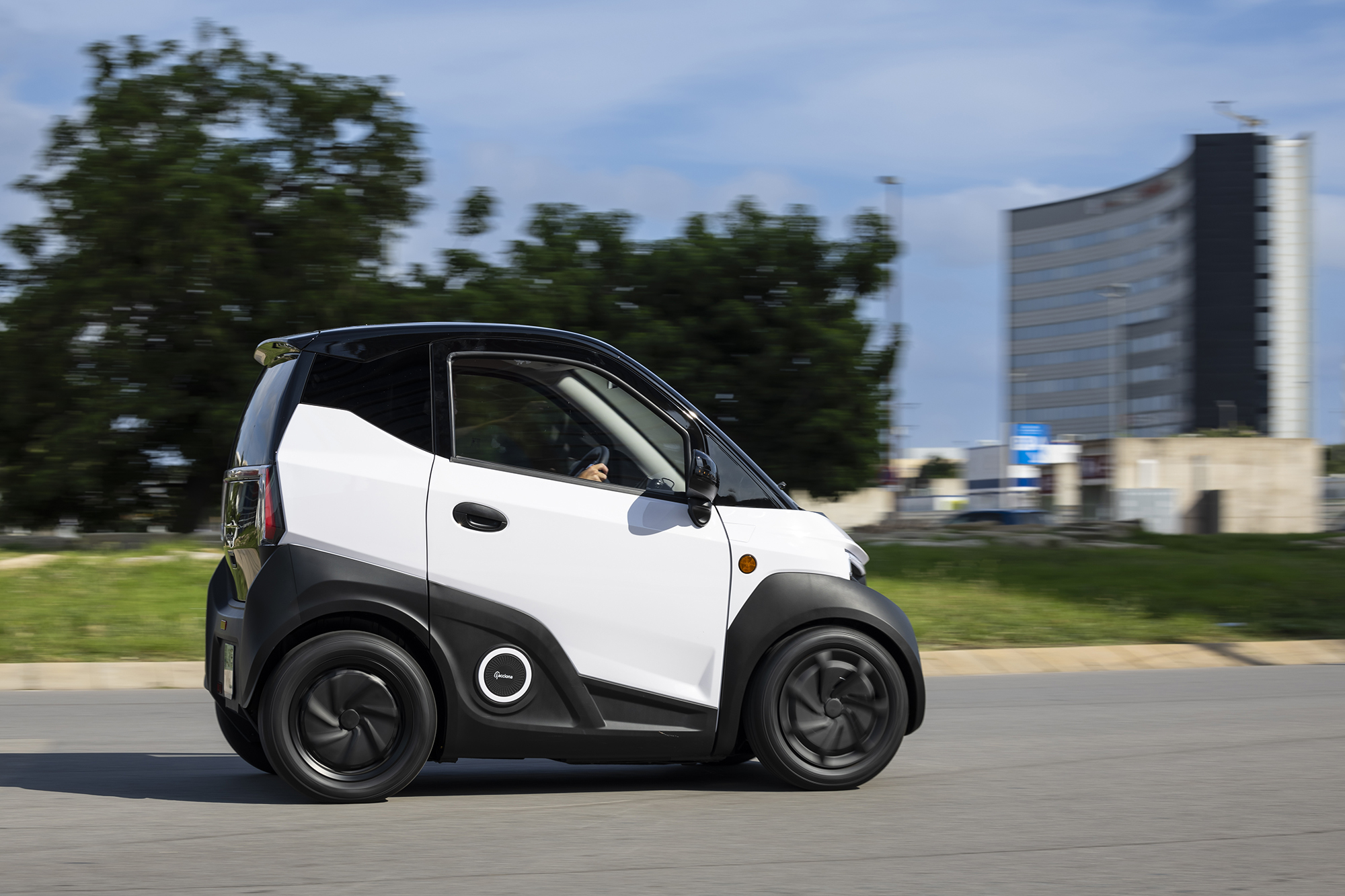 Probamos el Silence S04, un nuevo microcoche eléctrico con baterías de ...