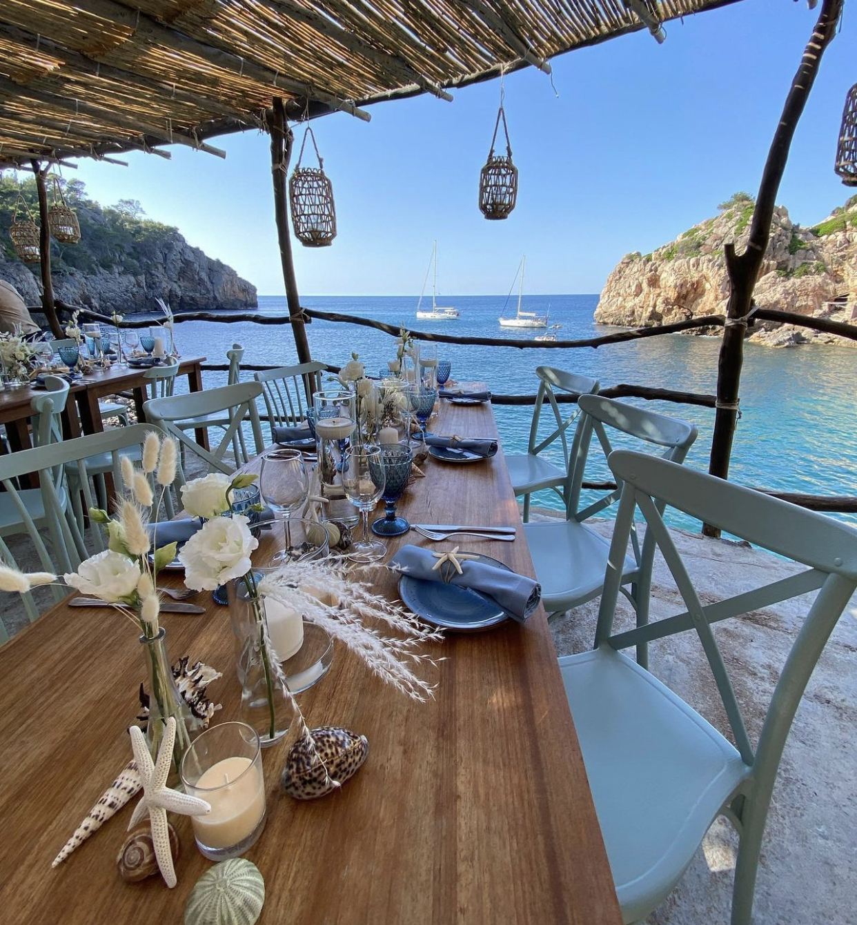 Ca's Patró March, la mesa casi imposible de una cala de Mallorca para ...