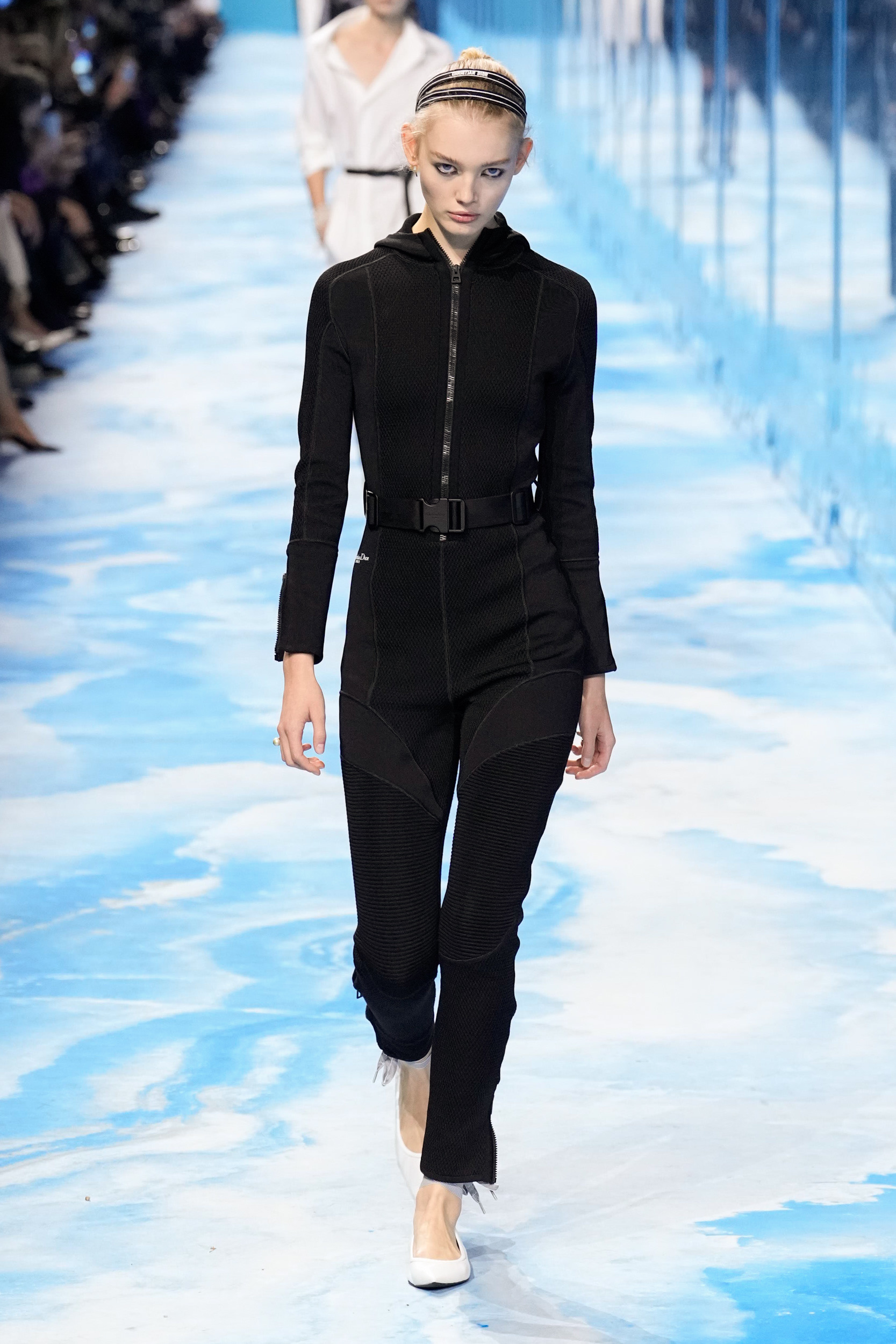 Desfile de Dior primavera-verano 2025: las nuevas amazonas conquistan ...
