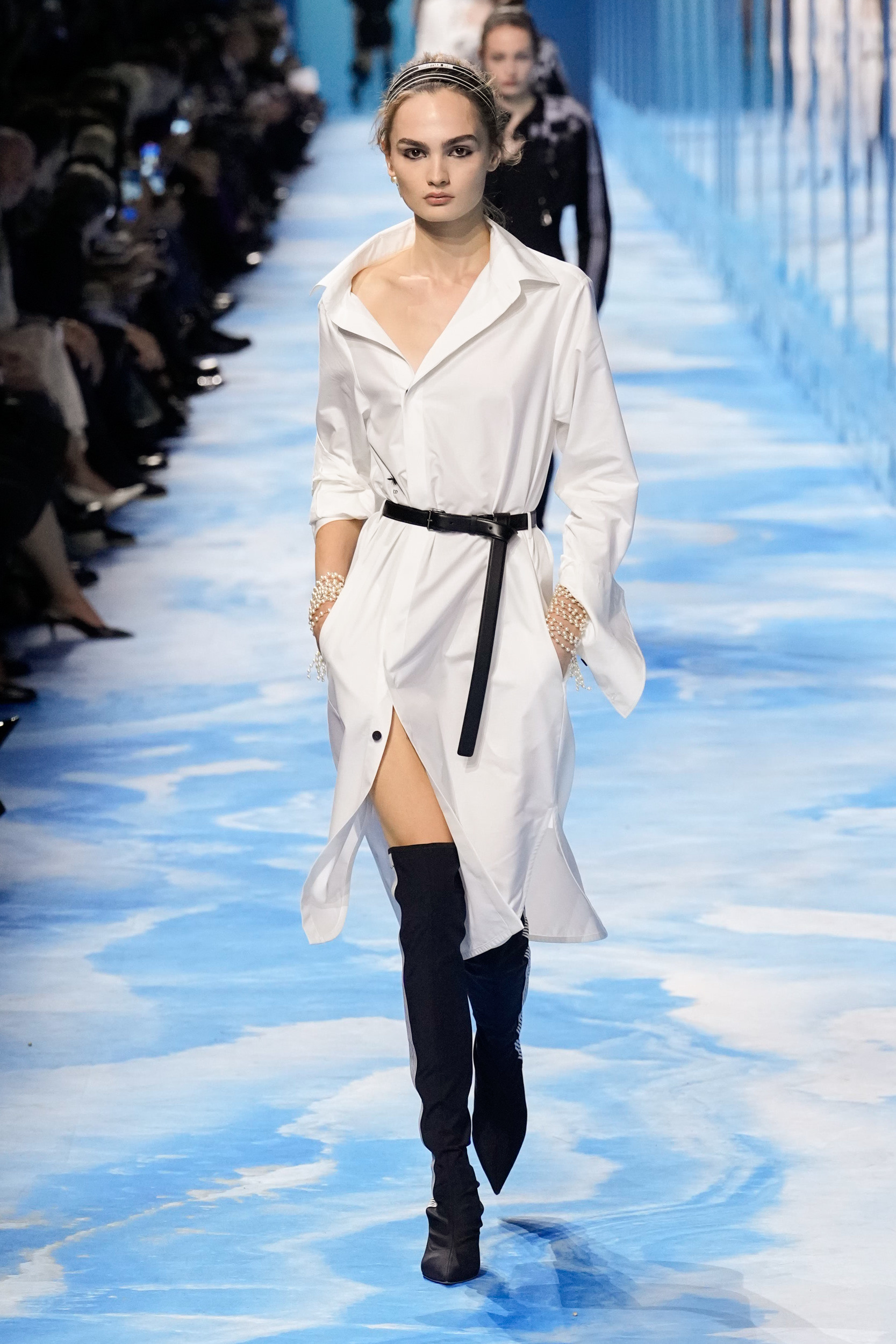 Desfile de Dior primavera-verano 2025: las nuevas amazonas conquistan ...