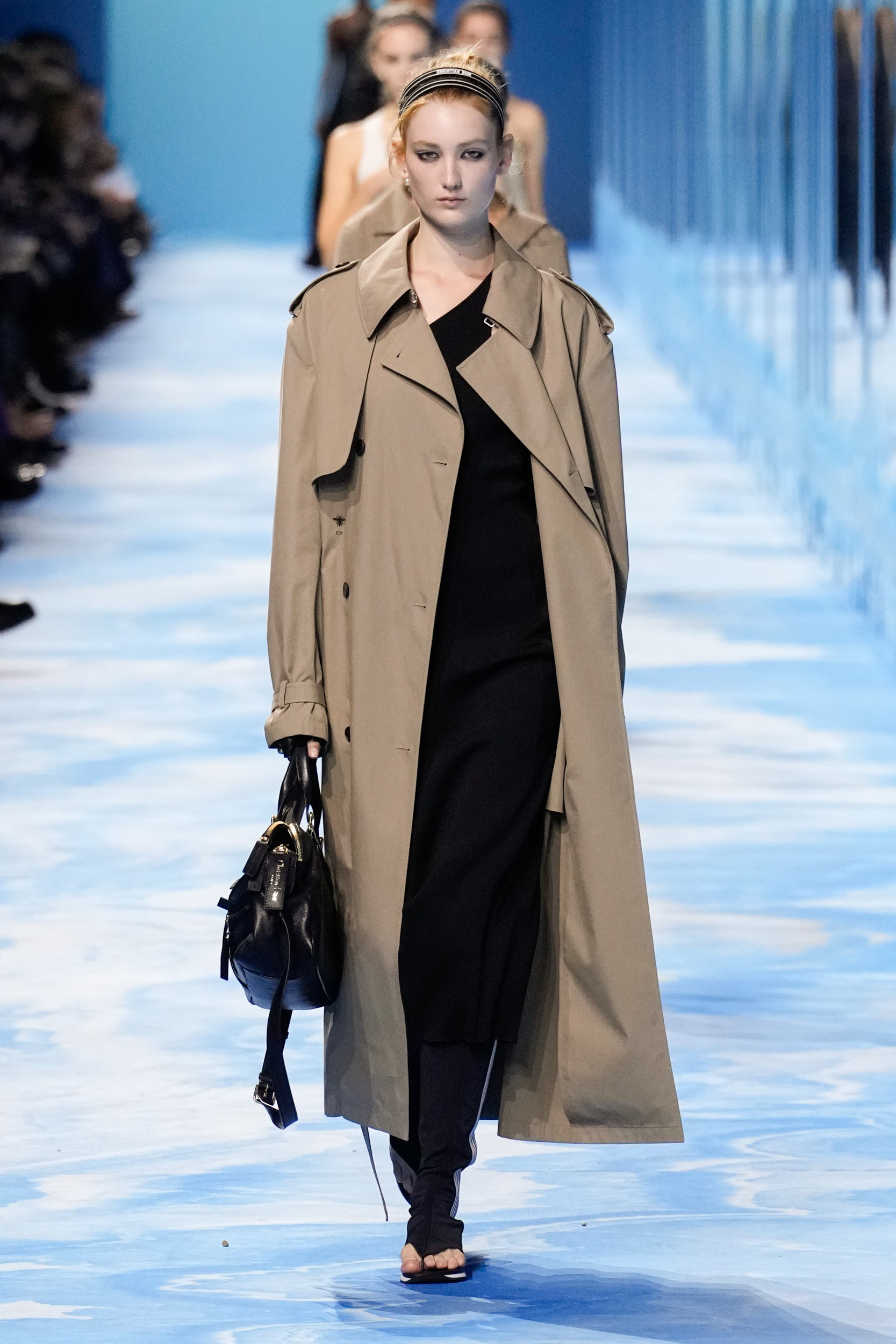 Desfile de Dior primavera-verano 2025: las nuevas amazonas conquistan ...