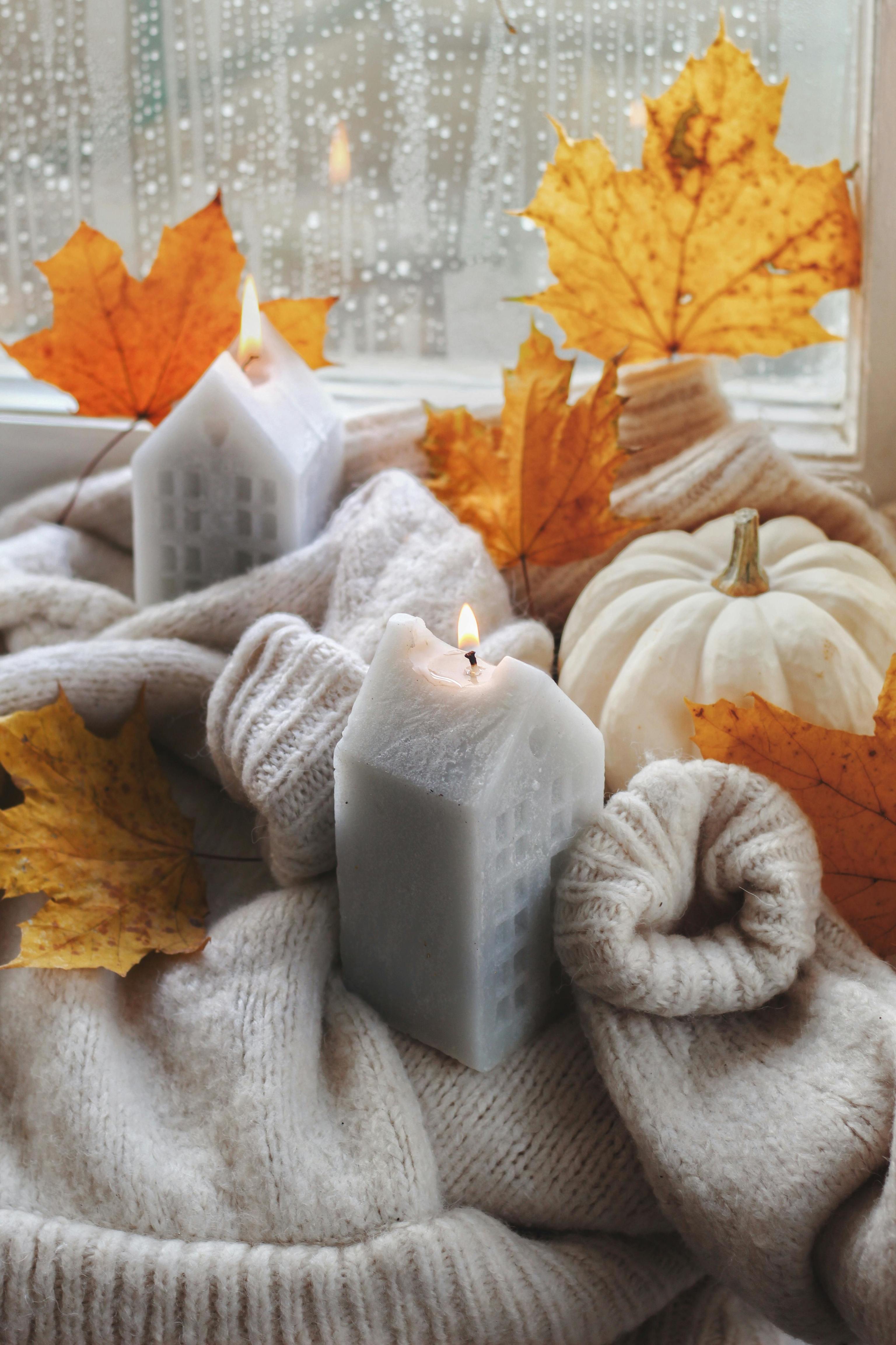 Cómo usar velas decorativas para hacer tu casa acogedora este otoño e ...