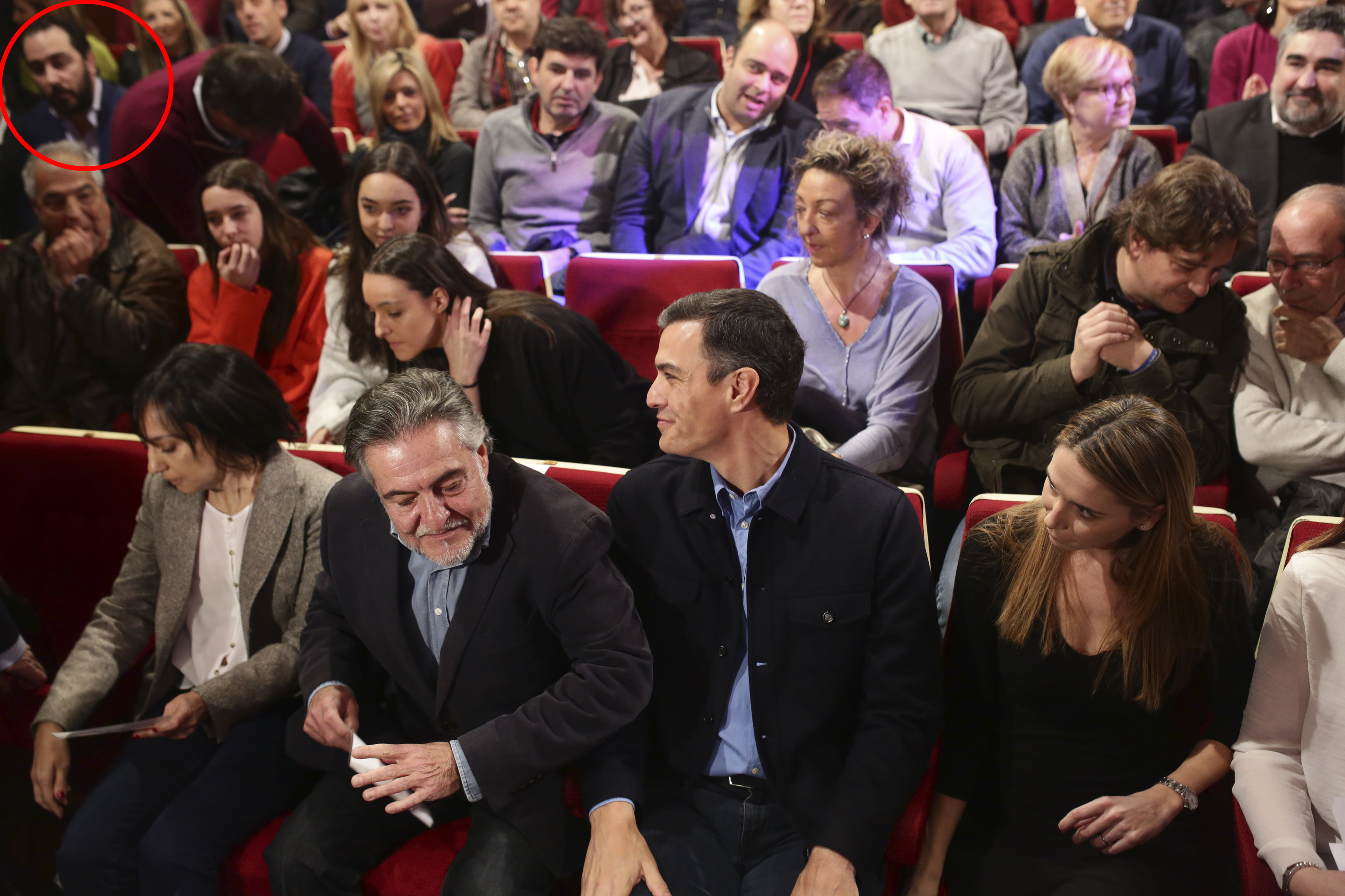 El evento presentaba la candidatura de Pepu Hernández (en la foto, con ...