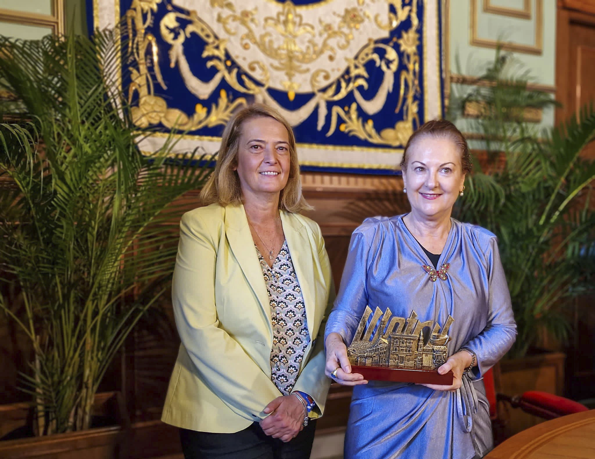 María de Borbón, falsa polémica por los peligros de atravesar su finca ...