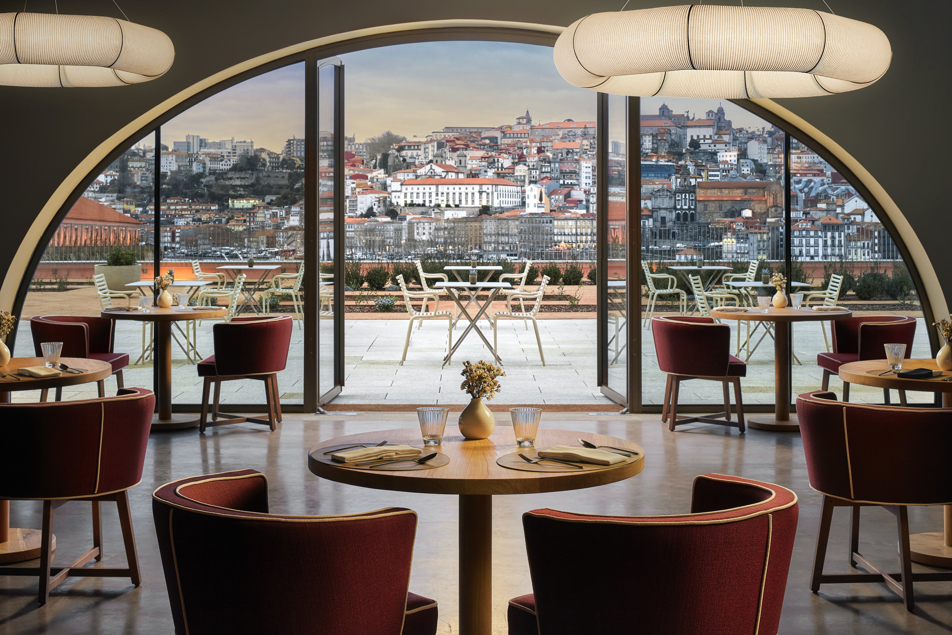 La bodega de vino de Oporto más antigua del mundo estrena un hotel de ...