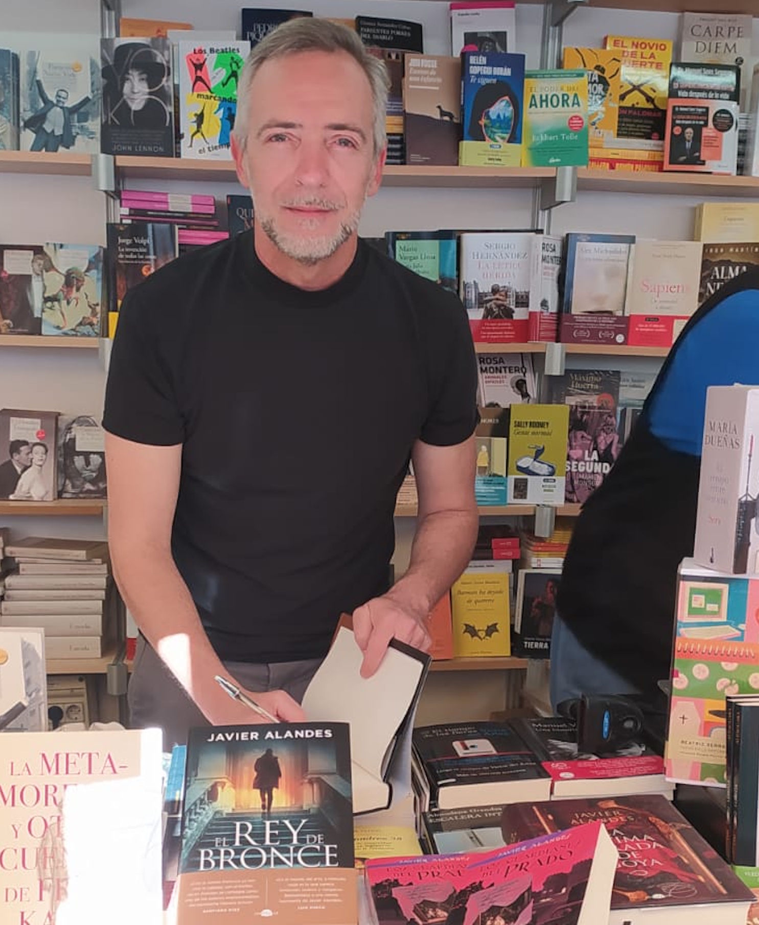 Feria del Libro de Valencia 2025: horarios y que autores firman este ...