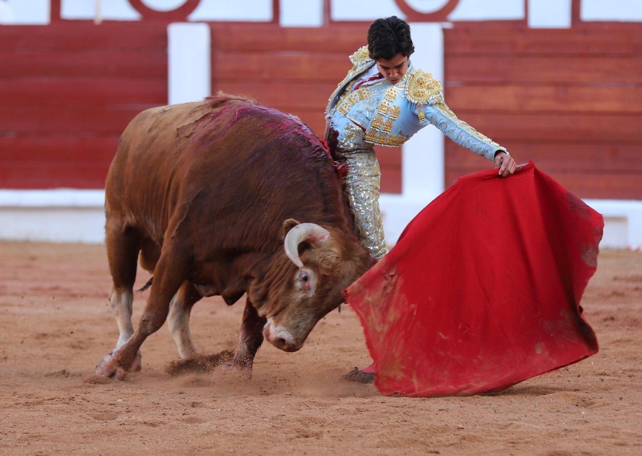Espartaco y el "chiquillo" que fue a conocer a Marco | Toros
