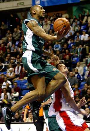 Unicaja acaricia ya el Top-16 | Baloncesto | deportes | elmundo.es